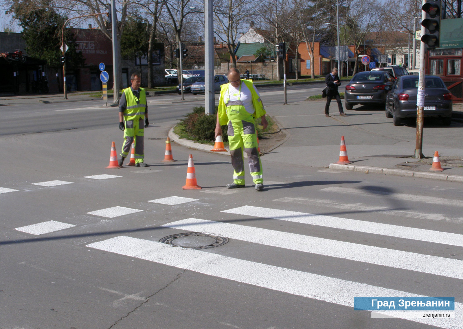 Obnavlja se horizontalna saobraćajna signalizacija u gradu i naseljenim ...